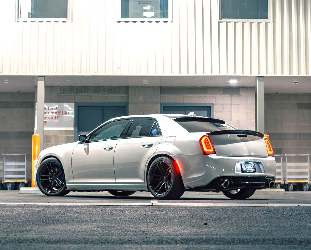 Chrysler 300/300C (GLOSS BLACK) Rear Roof Spoiler | ELITE GARAGE