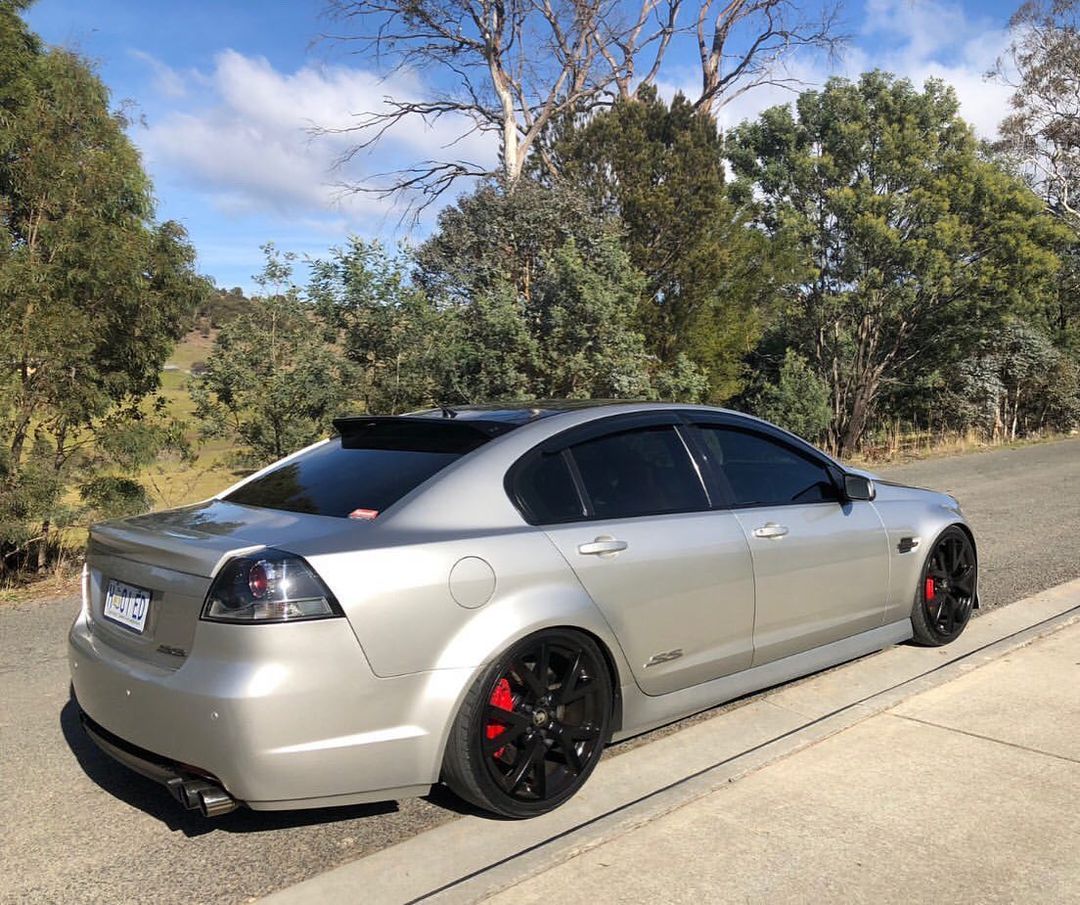 Holden Commodore VF VE Rear Roof Visor Spoiler Weathershields ELITE GARAGE